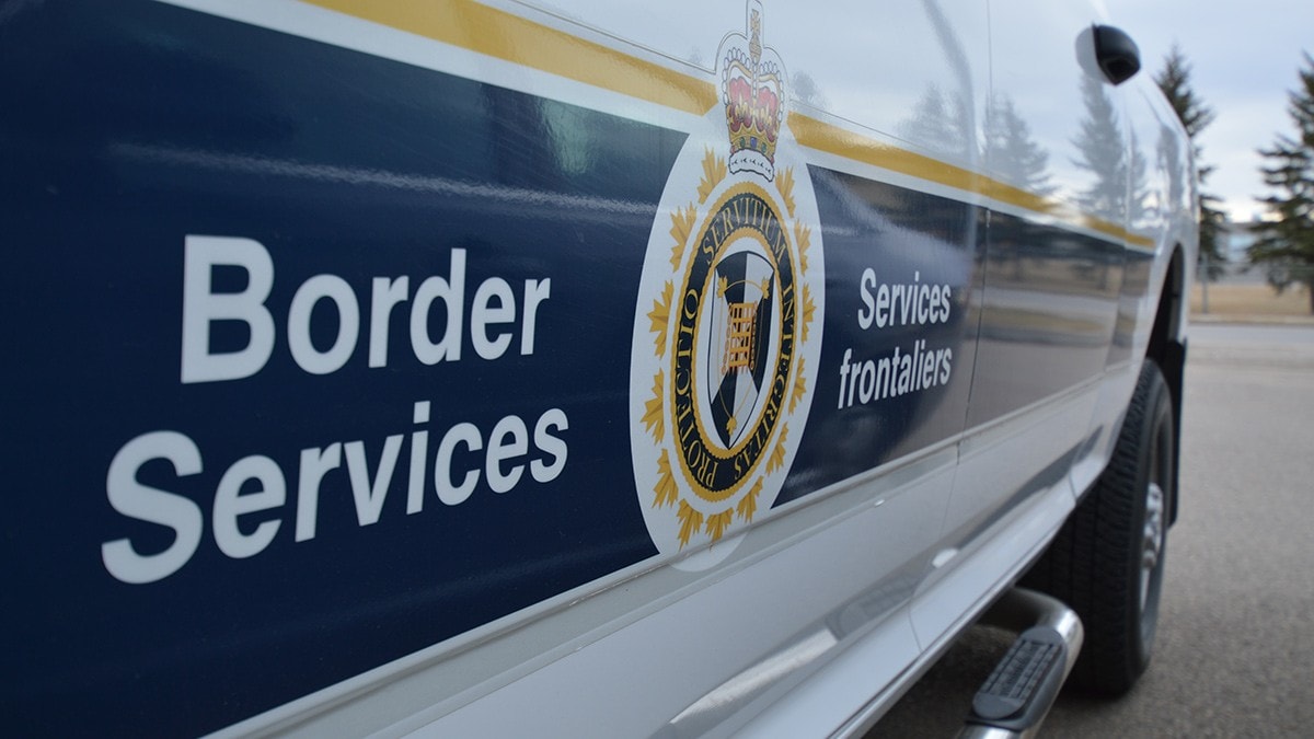 Government of Canada maintains current border measures for travellers ...